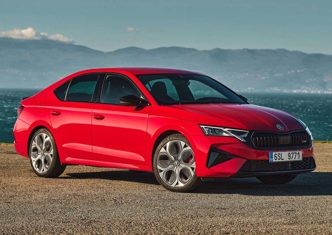 سكودا أوكتافيا Octavia RS تصل الشرق الأوسط - Auto Express