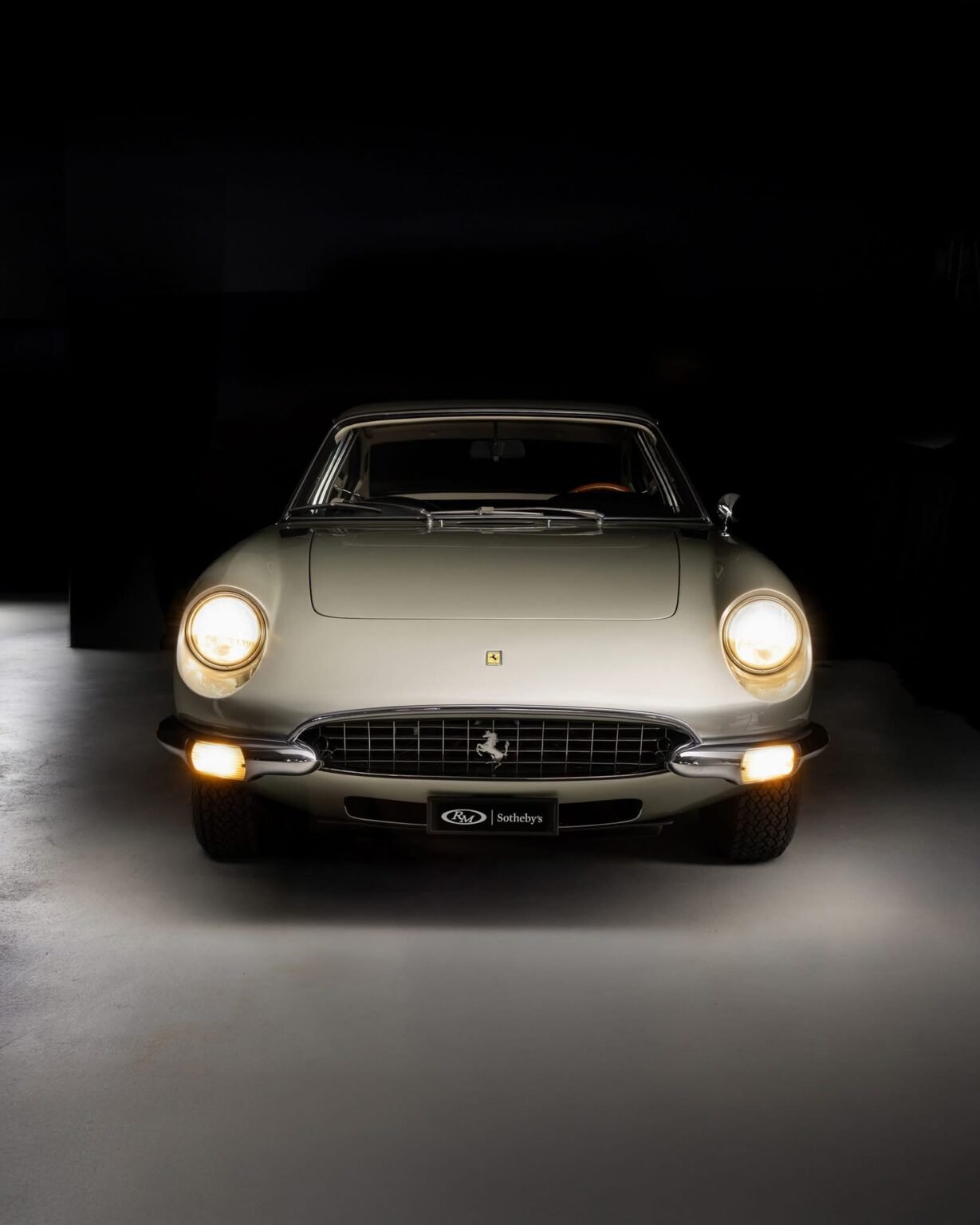 فيراري 365 GT 2+2 موديل 1968 “الملكة المتوجة” معروضة للبيع - Auto Express